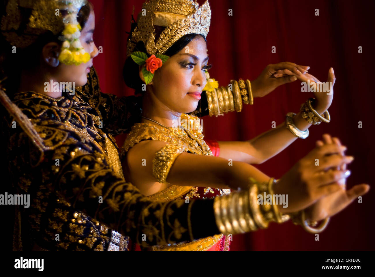 Women of cambodia phnom penh hi-res stock photography and images - Alamy