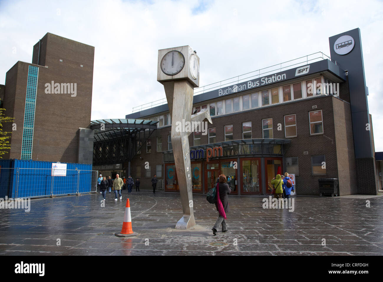clyde clock or running clock outside buchanan street bus station ...