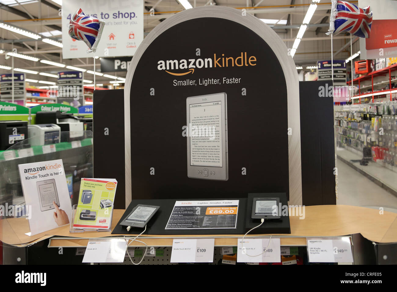 Amazon Kindle Display At Staples England Stock Photo - Alamy