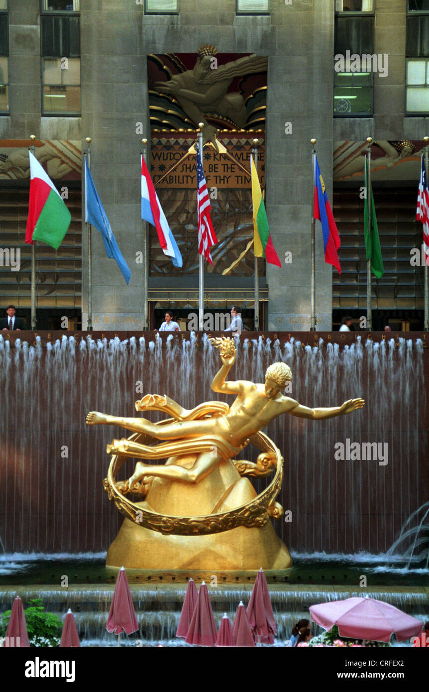 New York, USA, Rockefeller Plaza with Prometheus sculpture Stock Photo ...