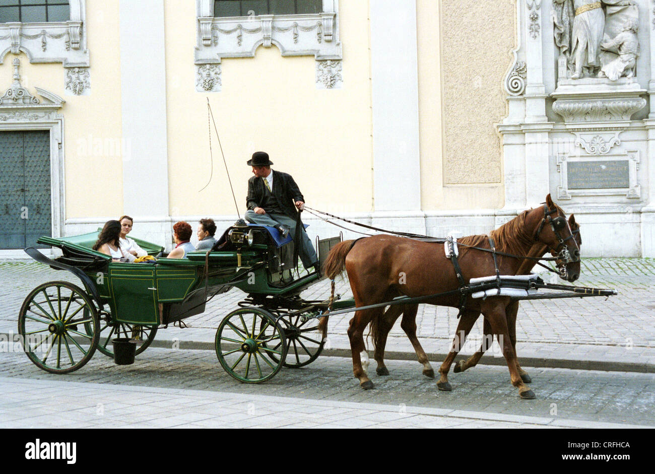 Viennese fiaker cab hi-res stock photography and images - Alamy