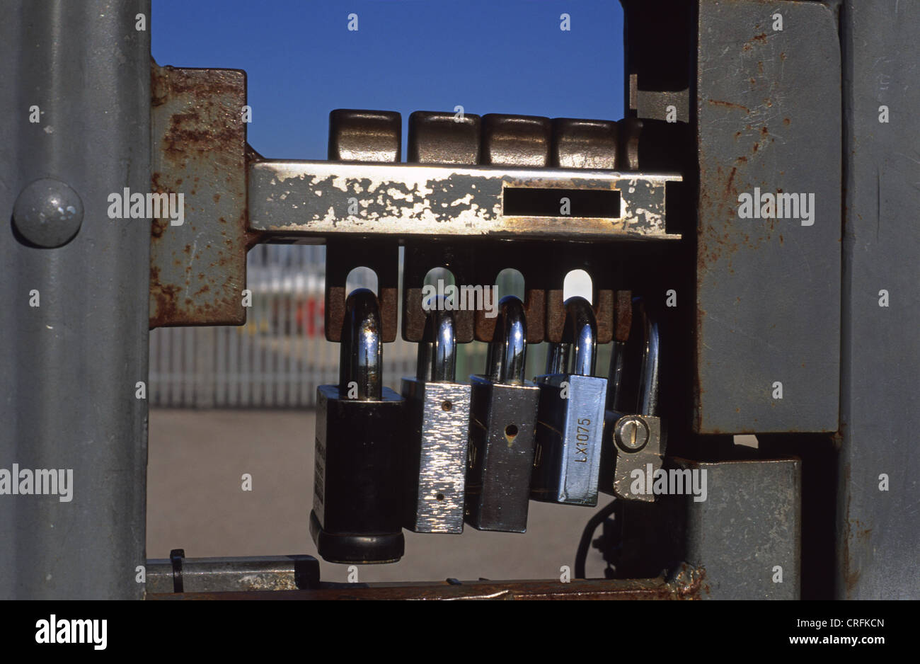 Padlocked building site hi-res stock photography and images - Alamy