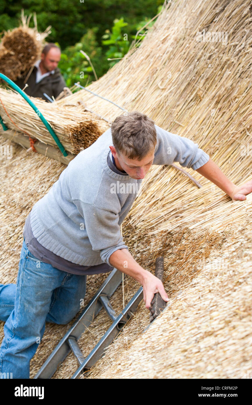 Thatching roof hi-res stock photography and images - Alamy