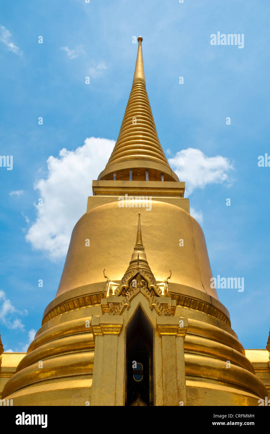 Golden Pagoda Thai Stupa in Grand Palace - at Wat Phra Kaew, Temple of ...