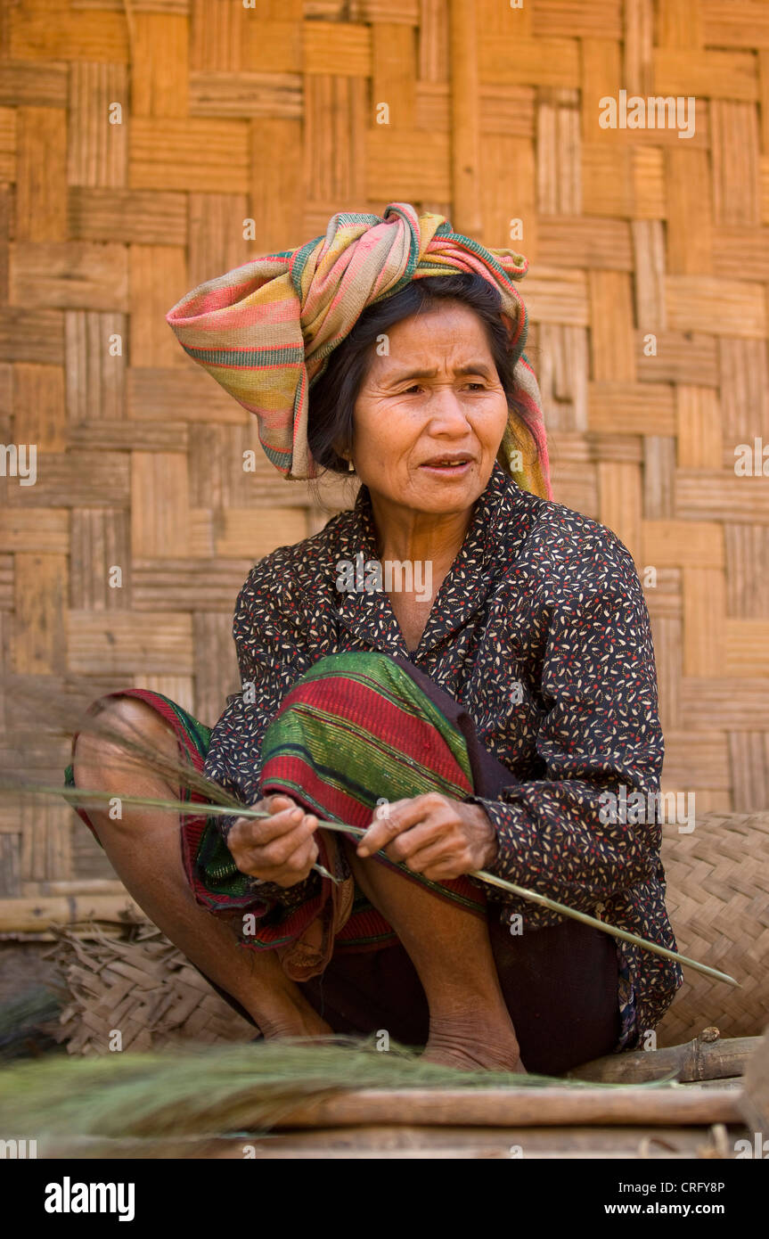 Asean traditional clothes hi-res stock photography and images - Alamy
