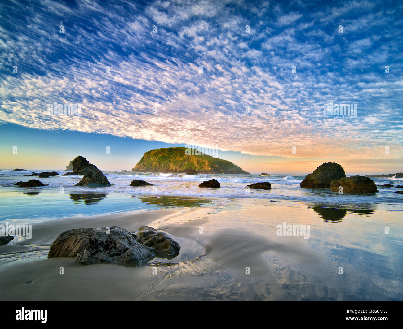 Beach and clouds. Harris Beach State Park, Oregon Stock Photo - Alamy