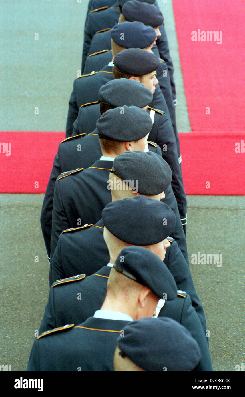 Berlin germany honor guard state hi-res stock photography and images ...