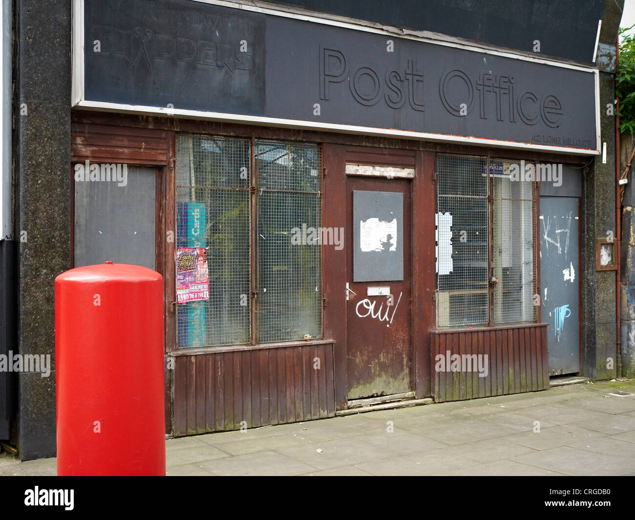 Closed down postbox england nobody facade external front sign hi-res ...