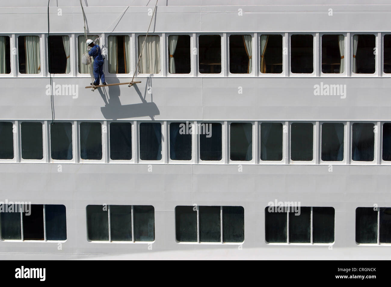 Cruise ship windows hi-res stock photography and images - Alamy