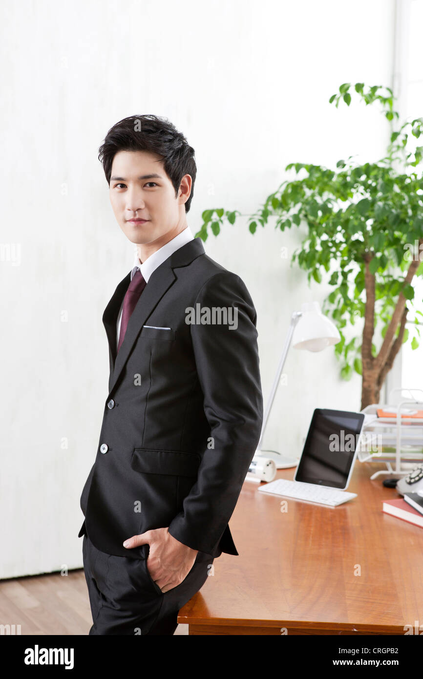 Man standing side full profile hi-res stock photography and images - Alamy