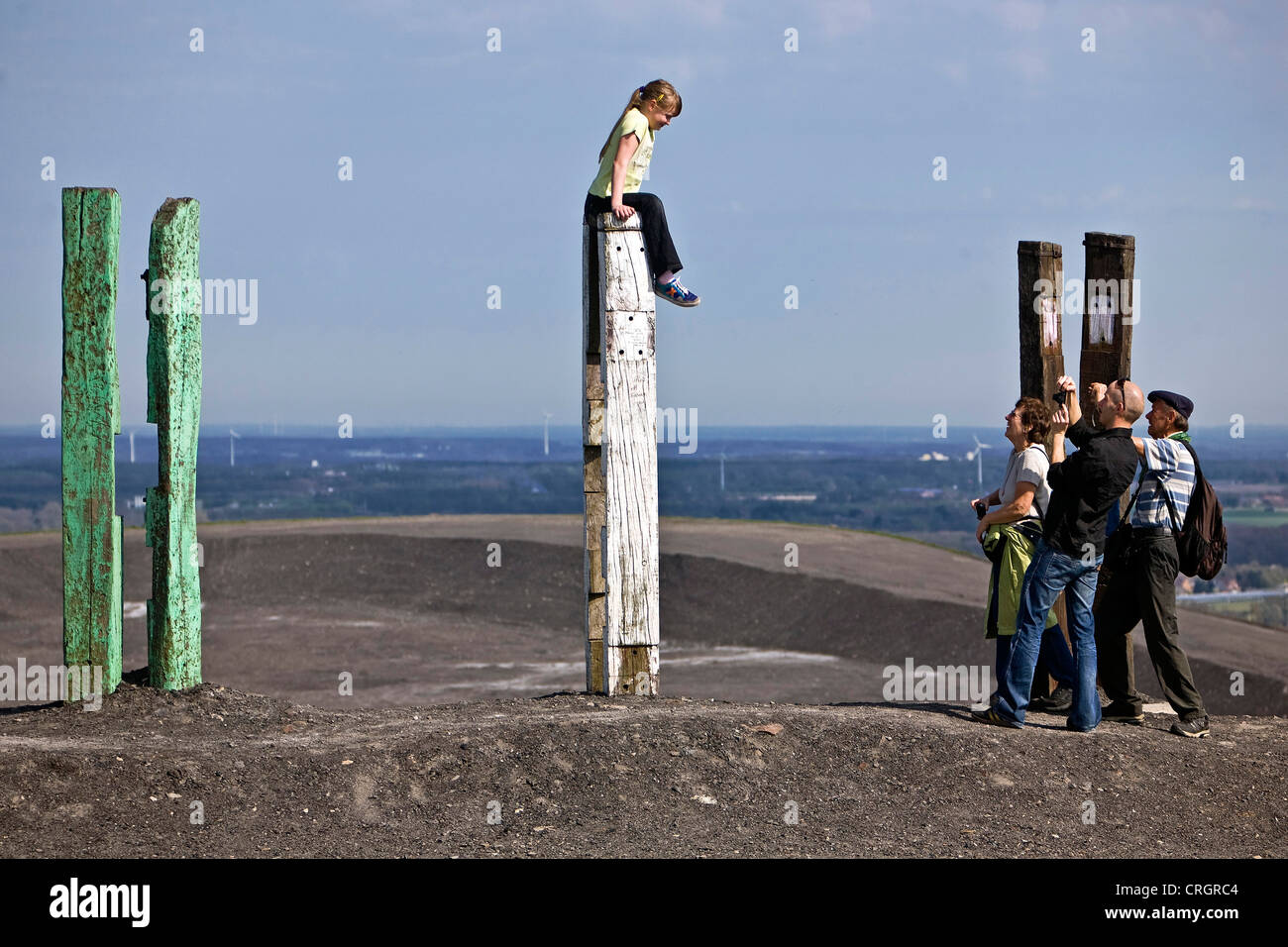 Modern totem pole hi-res stock photography and images - Alamy