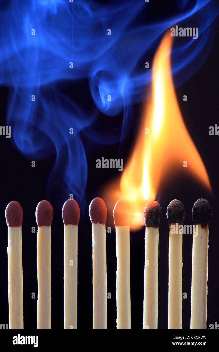 Row matchsticks burning hi-res stock photography and images - Alamy