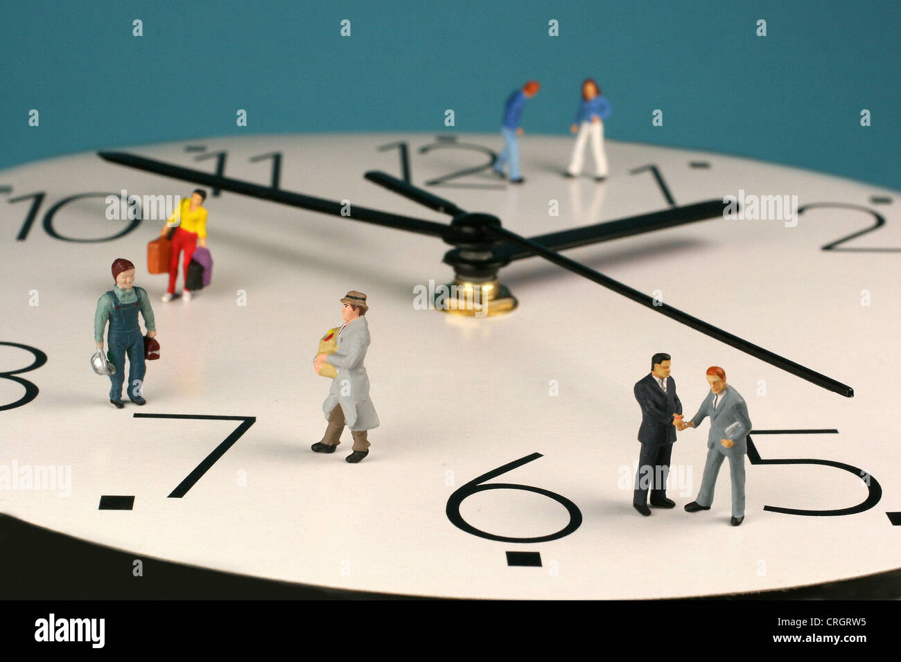 Putting clock back hi-res stock photography and images - Alamy