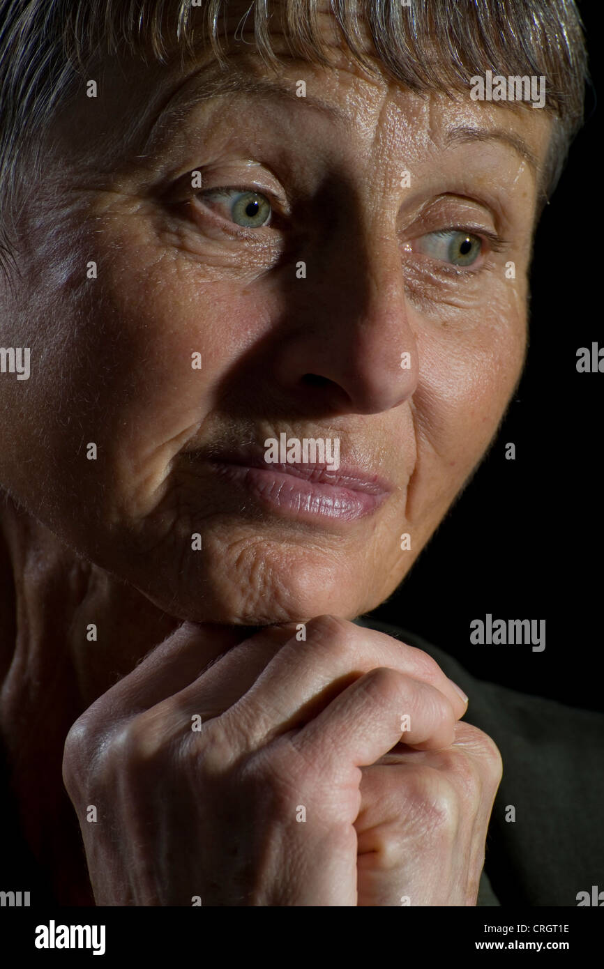 Dark skinned older woman hi-res stock photography and images - Alamy