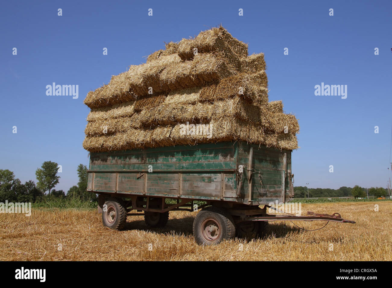 Bales loaded on a trailer hi-res stock photography and images - Alamy