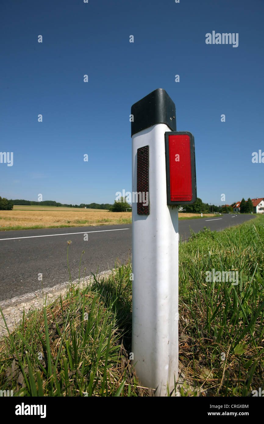 Road marker post with reflectors hi-res stock photography and images ...