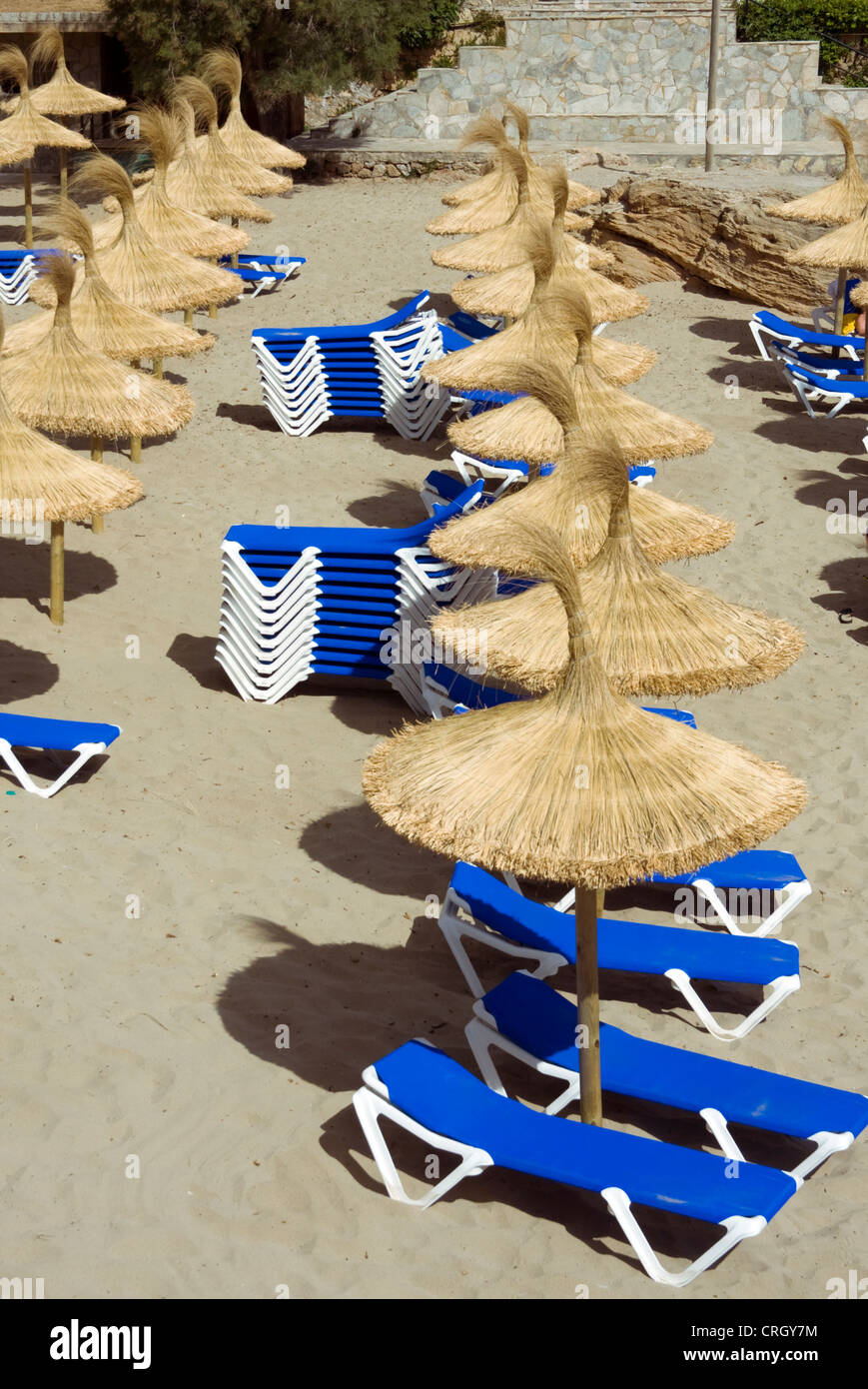 Empty sunbeds on beach hi-res stock photography and images - Alamy