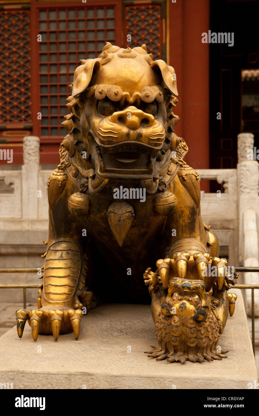 Guardian lion statue hi-res stock photography and images - Alamy Guardian lion statue hi-res stock photography and images - Alamy