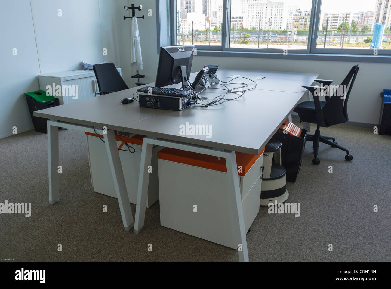 Paris, France, Office Furniture, Desk in New Green office, "Green One ...