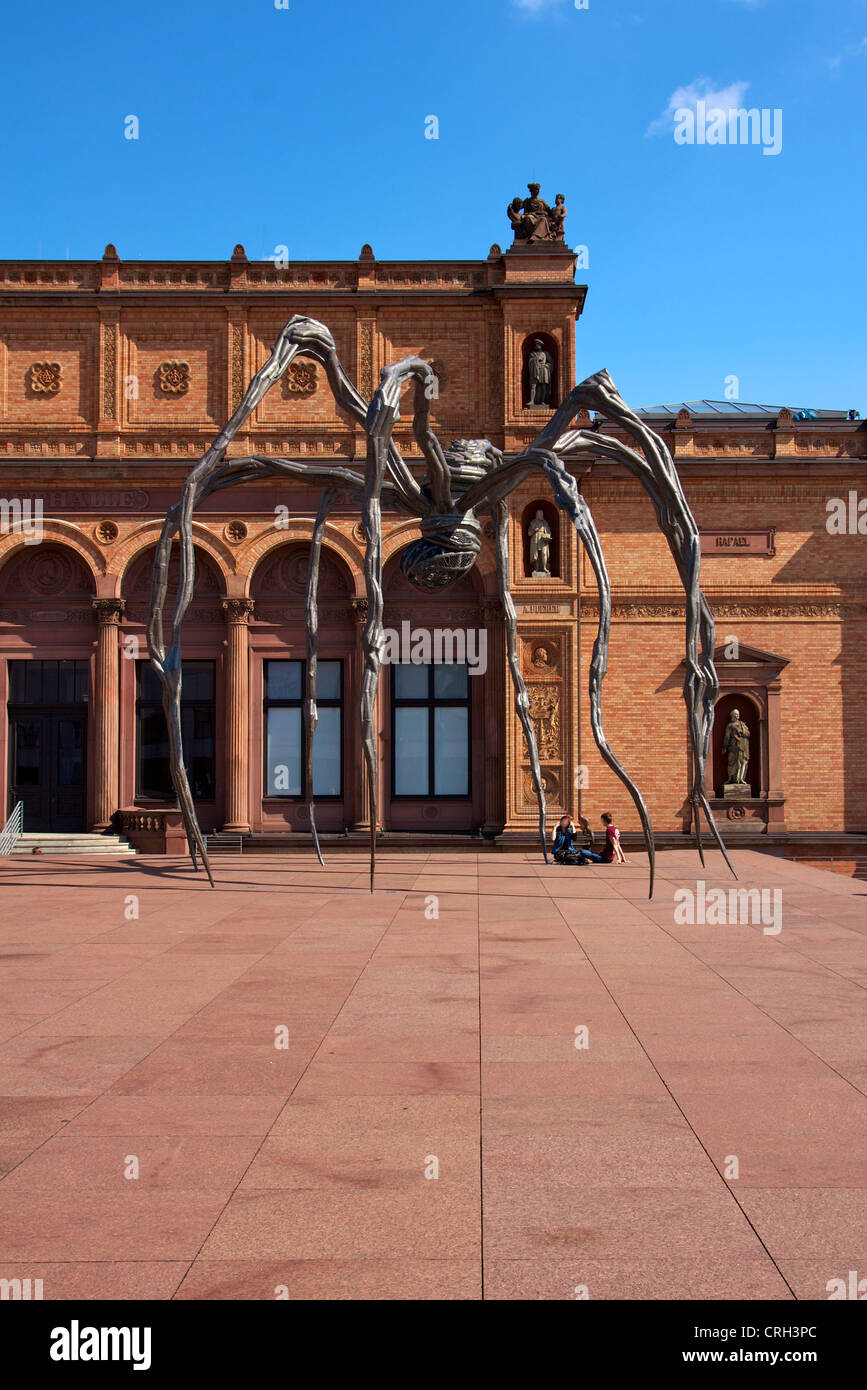 Famous spider hi-res stock photography and images - Alamy