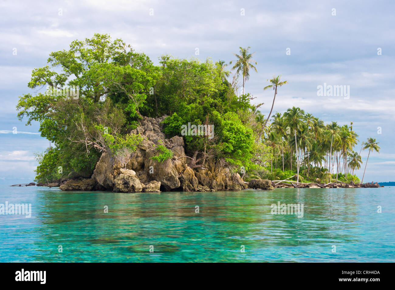 Island coastline, Banyak Archipelago Stock Photo - Alamy