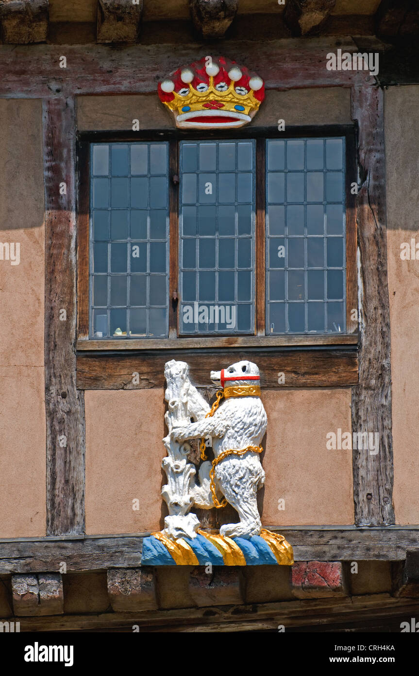 Bear and ragged staff symbol of Warwickshire with Crown on Medieval ...