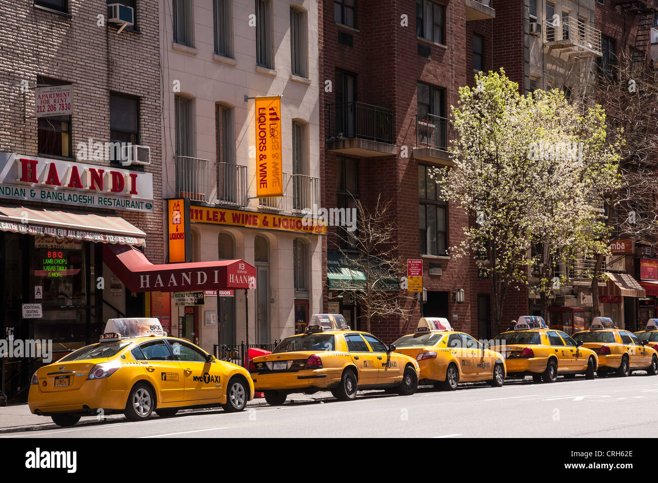 Fronts of taxis hi-res stock photography and images - Alamy