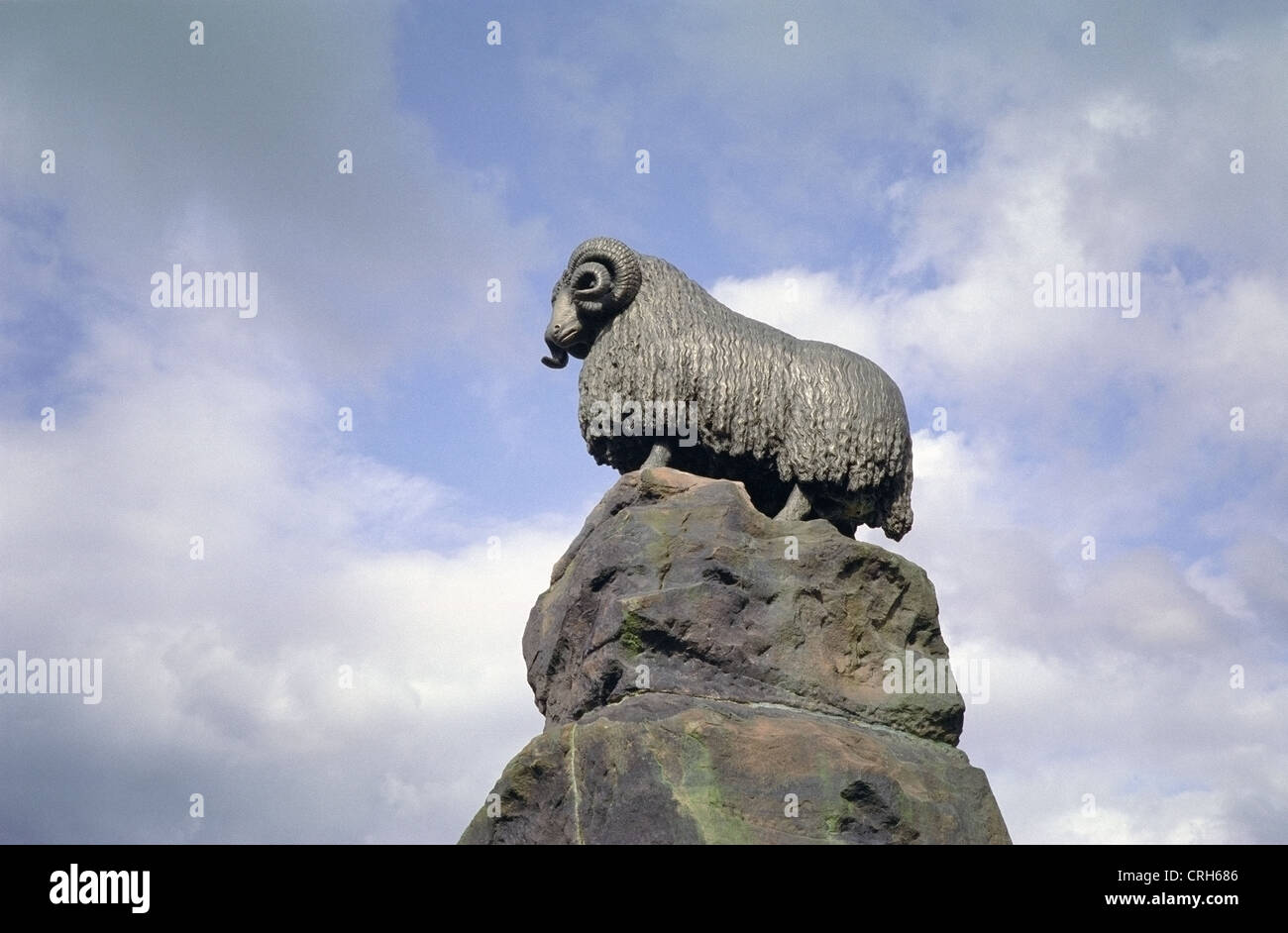 Colvin Fountain with Moffat Ram Sculpture, Moffat, Annandale, Dumfries ...