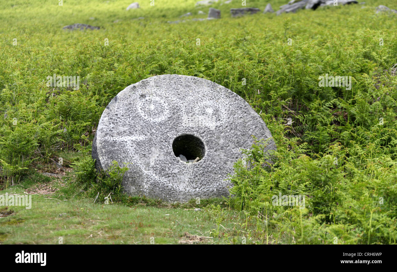 Millstone grit sandstone crag hi-res stock photography and images - Alamy