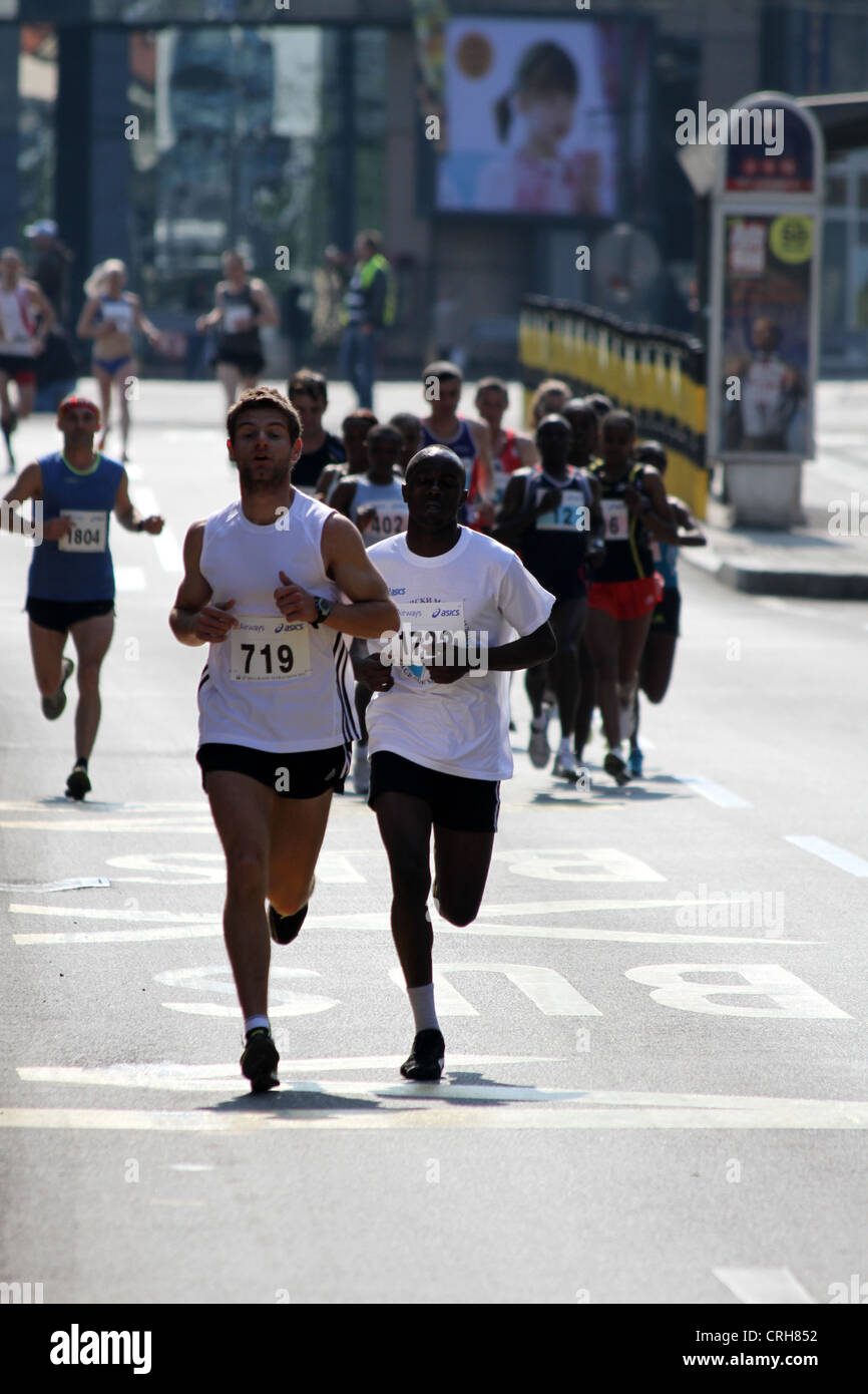 Marathon runners start line hi-res stock photography and images - Alamy