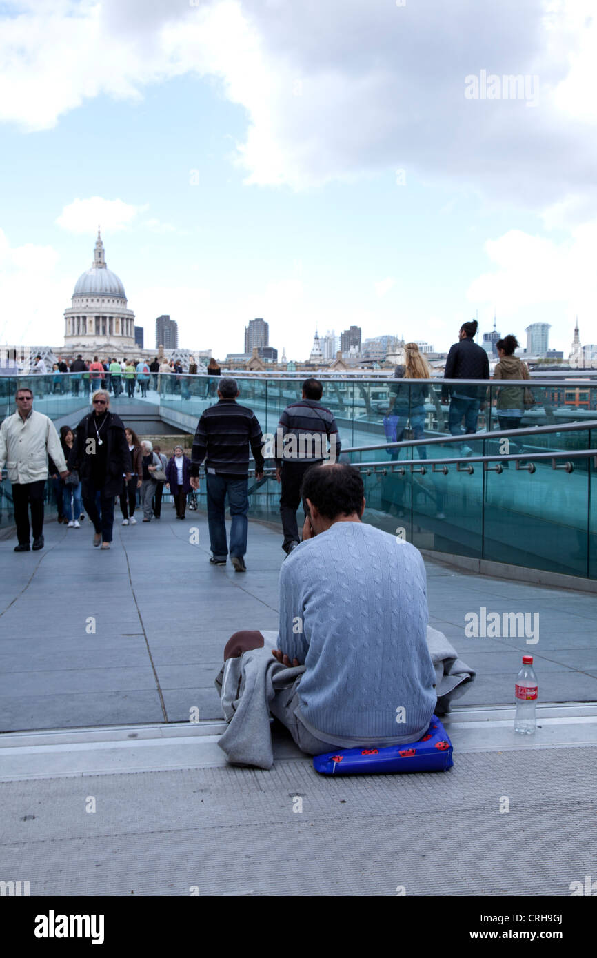 Homeless begging on london bridge hi-res stock photography and images ...