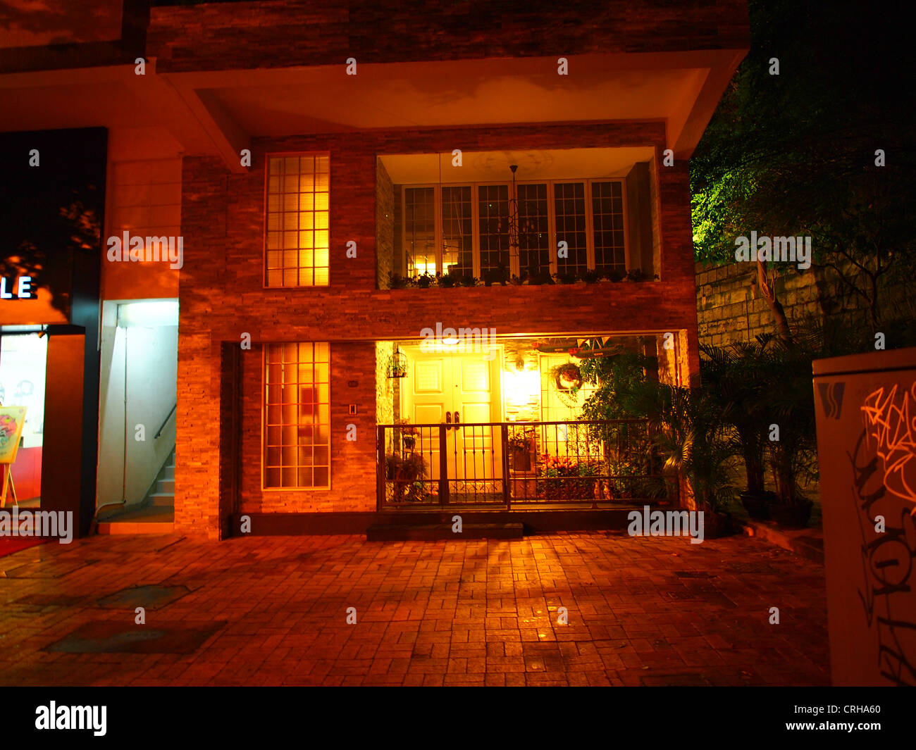 Modern house night front door hi-res stock photography and images - Alamy