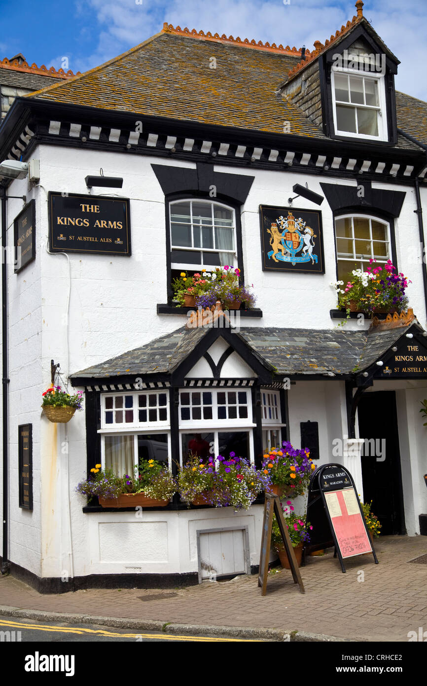 King's Arms Pub in Cornwall Stock Photo - Alamy