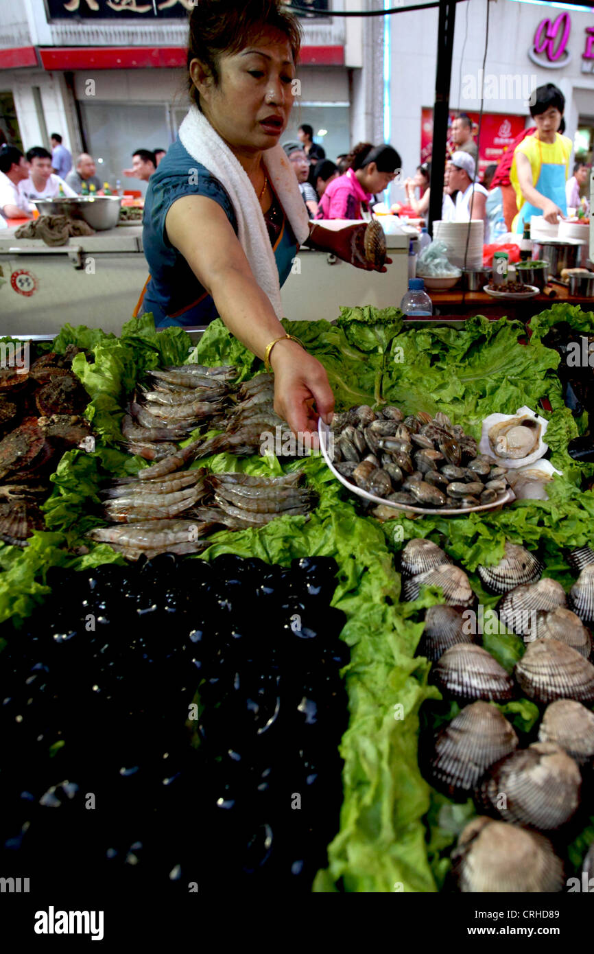 Without adequate warning, shells are still sold in the seafood street ...