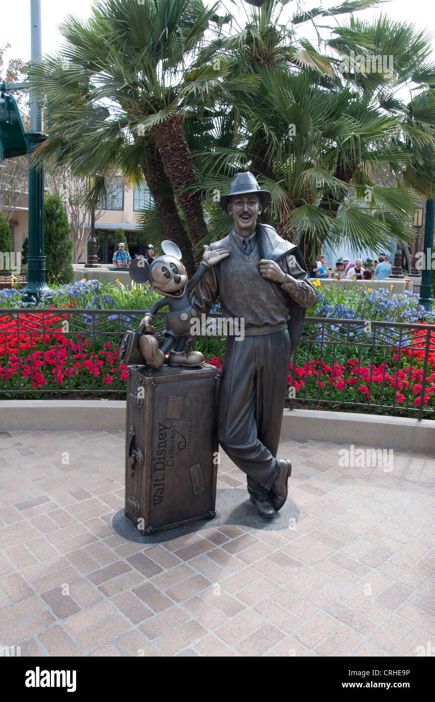"Storytellers, " a statue of Walt Disney and Mickey Mouse, in the ...