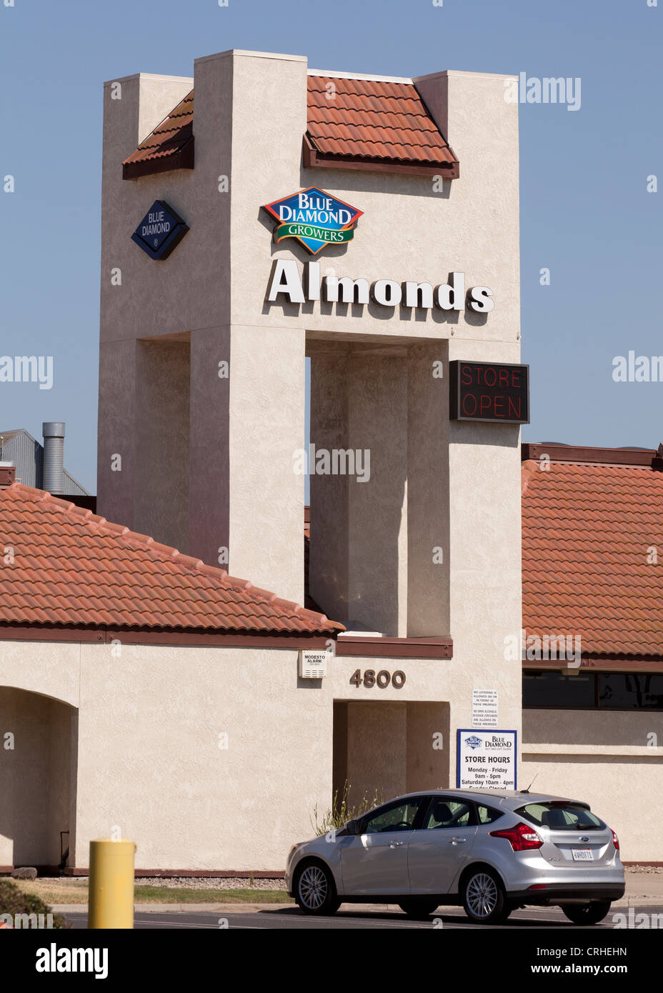 Blue diamond hi-res stock photography and images - Alamy