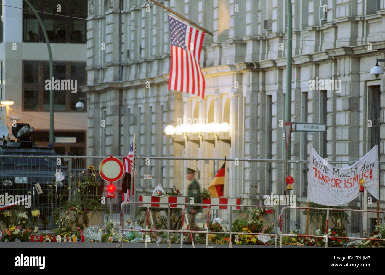 Berlin, Germany, cordoned U.S. Embassy Stock Photo - Alamy