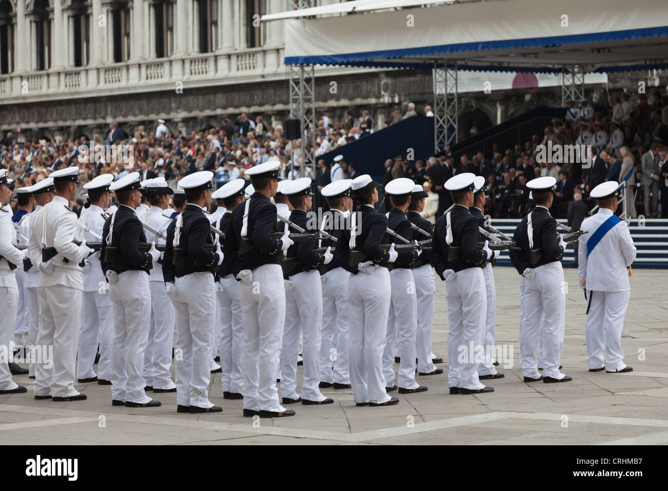 Navy parade hi-res stock photography and images - Alamy