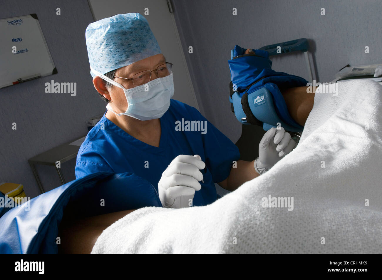 doctor preparing to implant an embryo into the patient Stock Photo - Alamy
