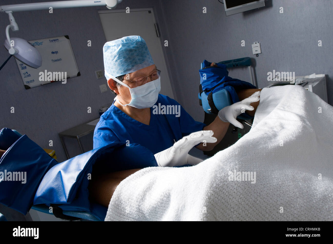 Embryo implant hi-res stock photography and images - Alamy