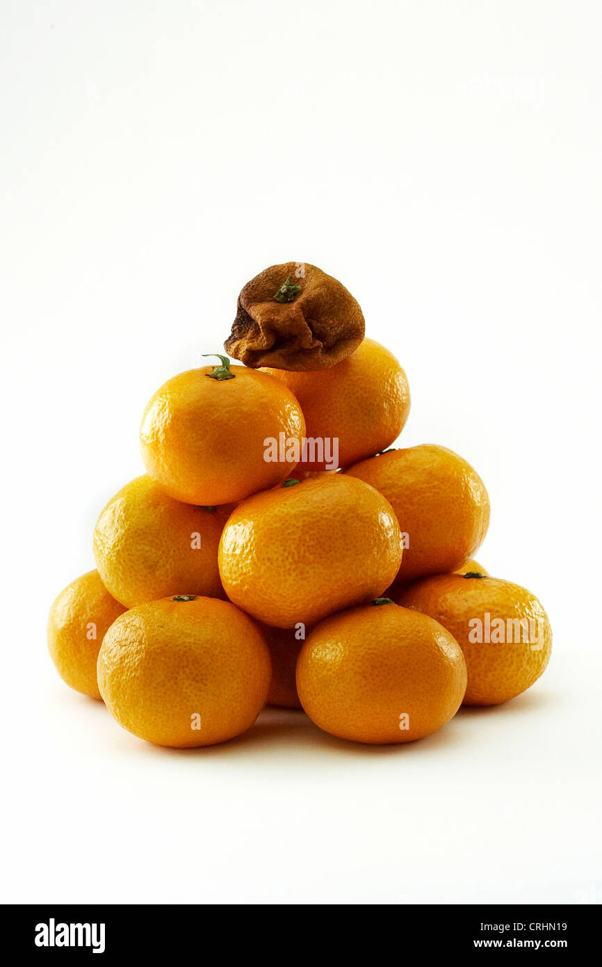 Rotting oranges hi-res stock photography and images - Alamy