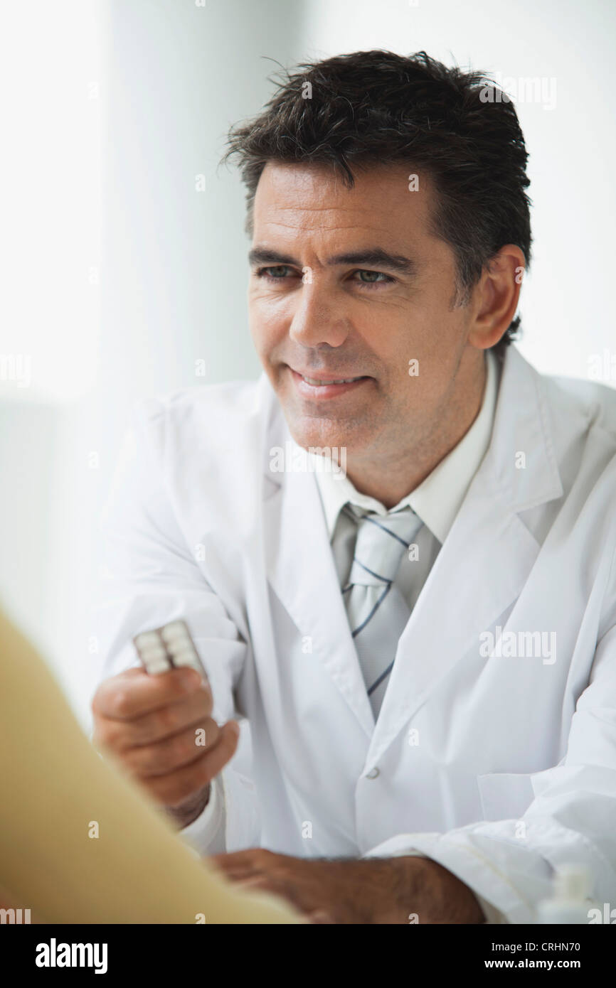 Doctor providing patient with prescription drugs Stock Photo - Alamy