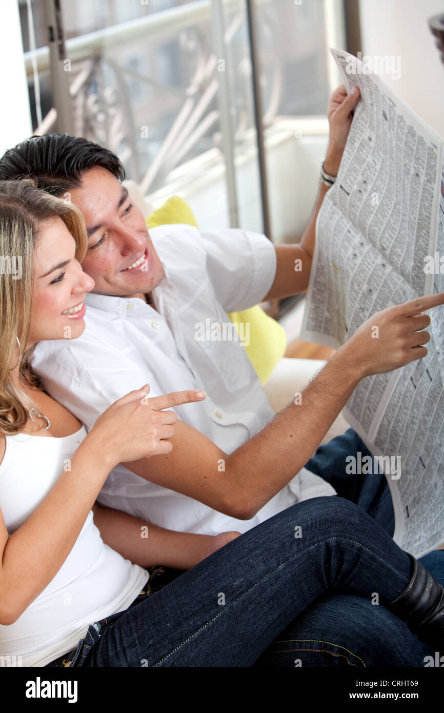 Newspaper men pointing hi-res stock photography and images - Alamy