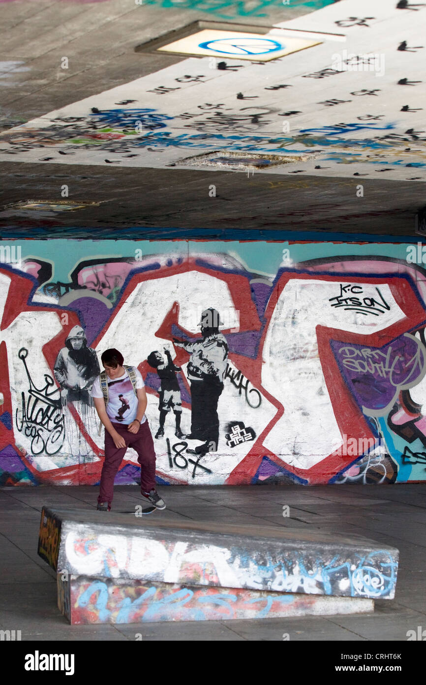 Anonymous graffiti hi-res stock photography and images - Alamy