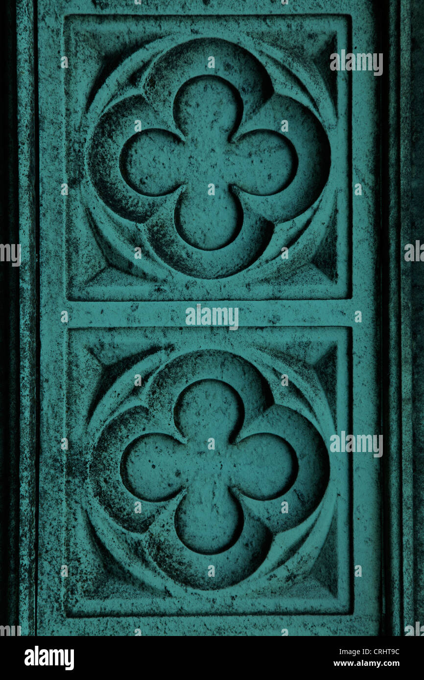 Quatrefoil shape hi-res stock photography and images - Alamy