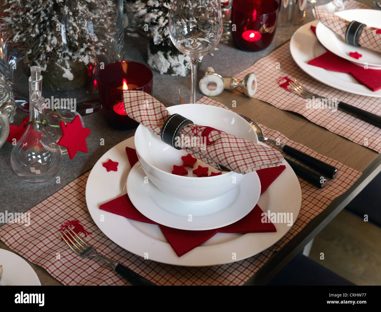 Well laid table hi-res stock photography and images - Alamy