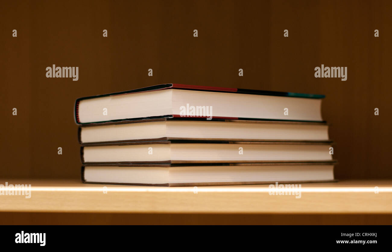 books on a shelf Stock Photo - Alamy