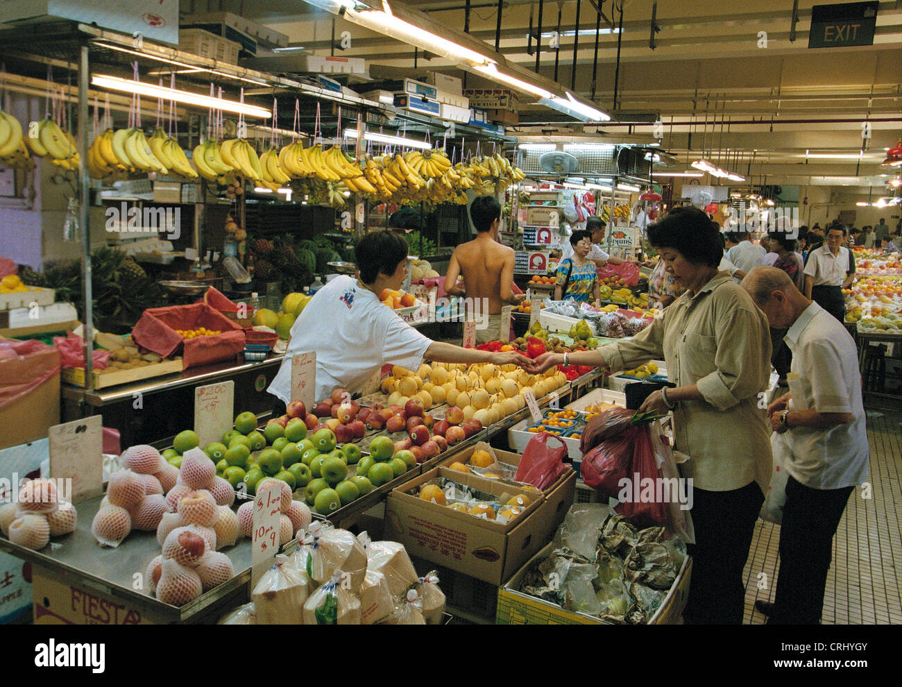 Fruit stall at a Chinese farmer's market Stock Photo - Alamy