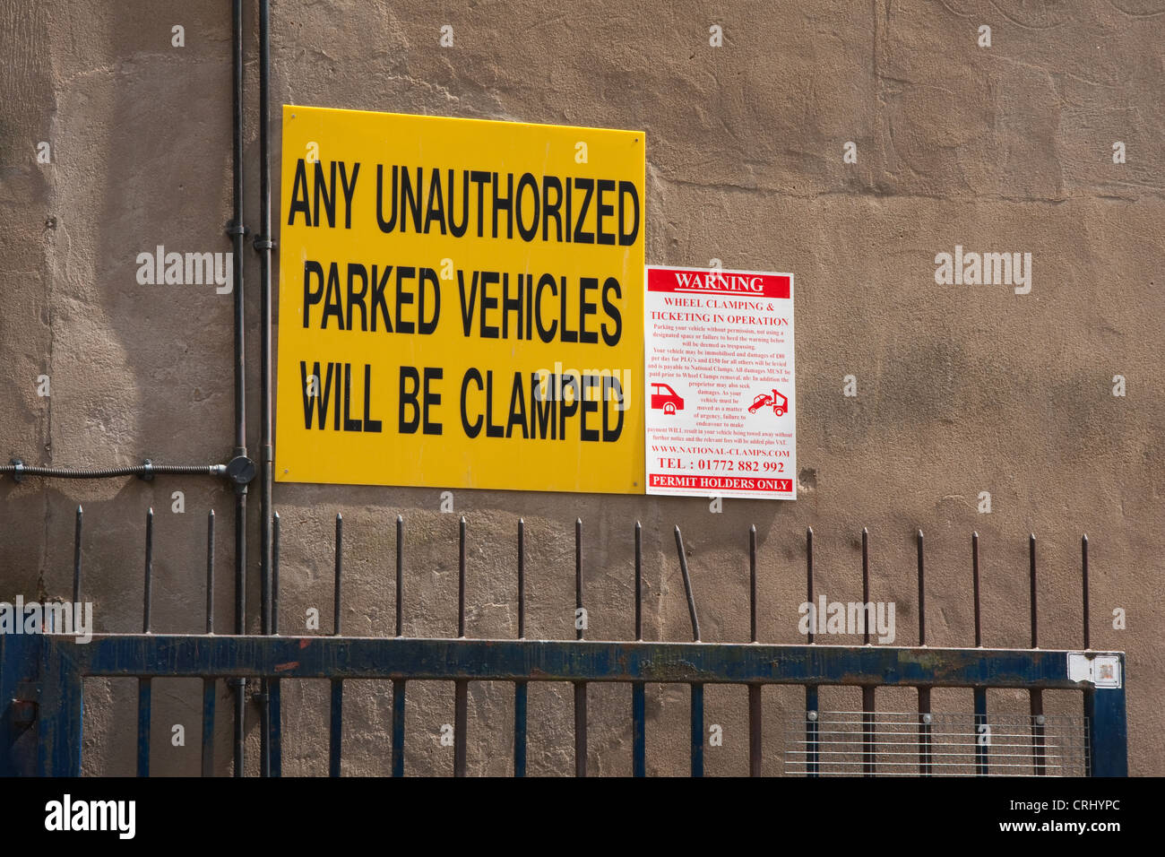 Clamping warning sign hi-res stock photography and images - Alamy