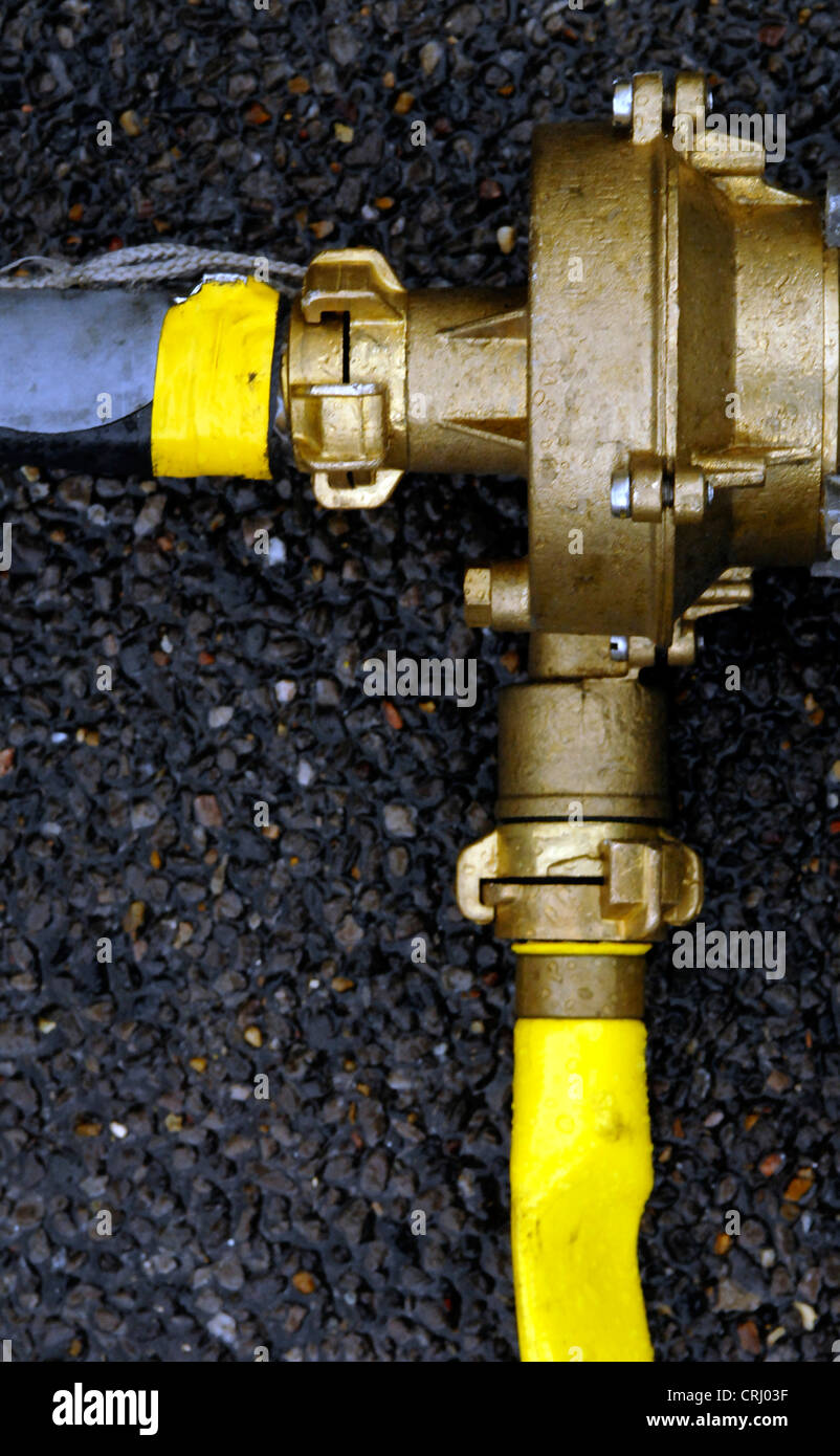 Connection fire hose hi-res stock photography and images - Alamy